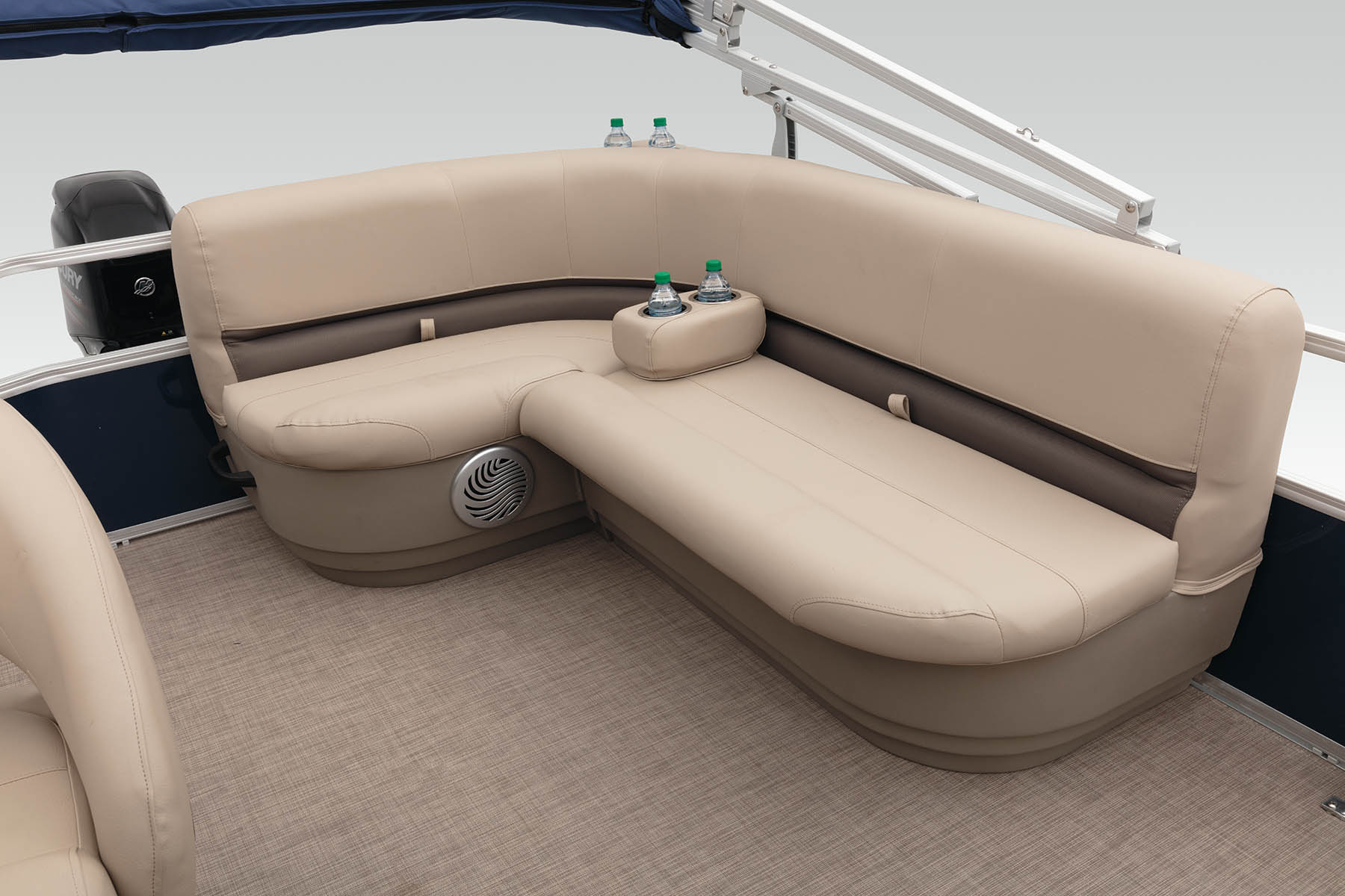 PARTY BARGE 18 DLX - SUN TRACKER Recreational Pontoon Boat