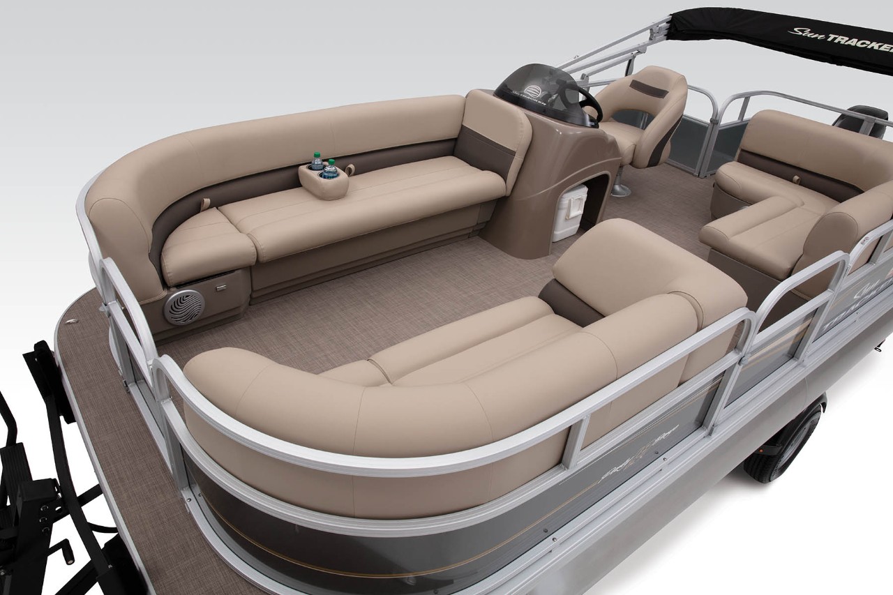 PARTY BARGE 18 DLX - SUN TRACKER Recreational Pontoon Boat