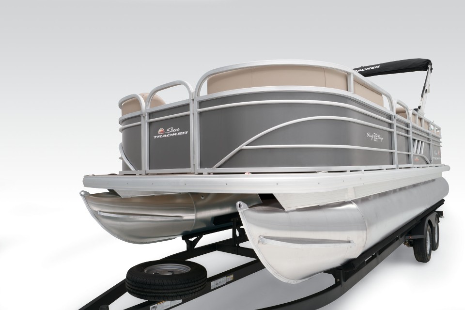 PARTY BARGE 22 RF DLX - SUN TRACKER Recreational Pontoon Boat