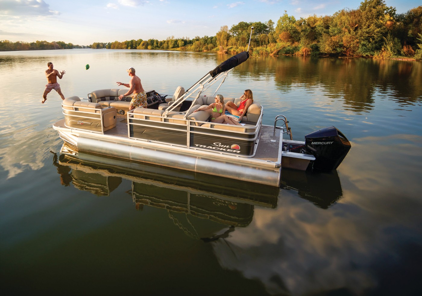 SUN TRACKER Pontoon Learning Center