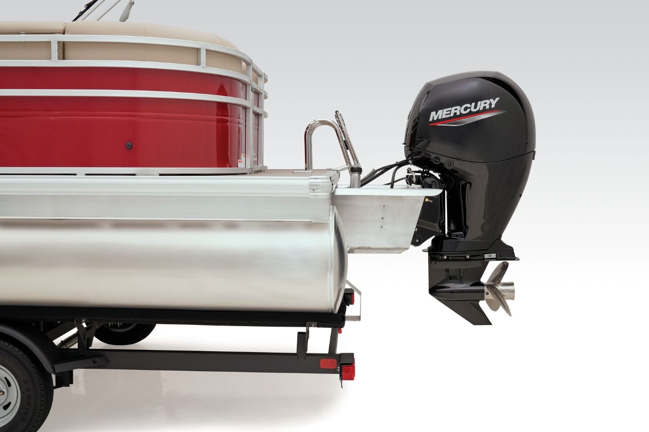 SUN TRACKER Pontoon Performance