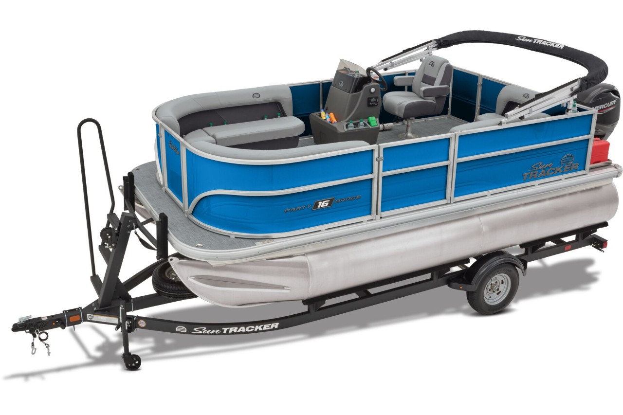 SUN TRACKER Recreational Pontoon Boats
